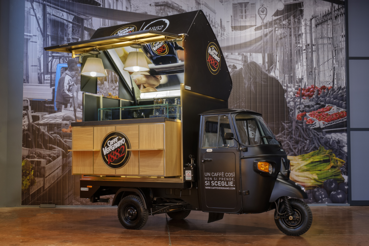 Discover our prompt delivery trucks!